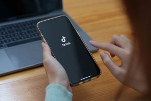 Gyatt, cosa significa la parola che tutti utilizzano su TikTok: è ...